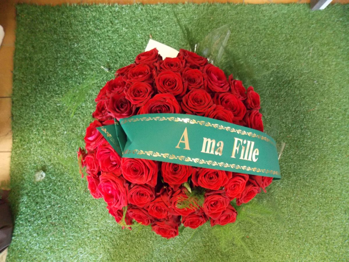 Bouquet de roses rouges - Églantine